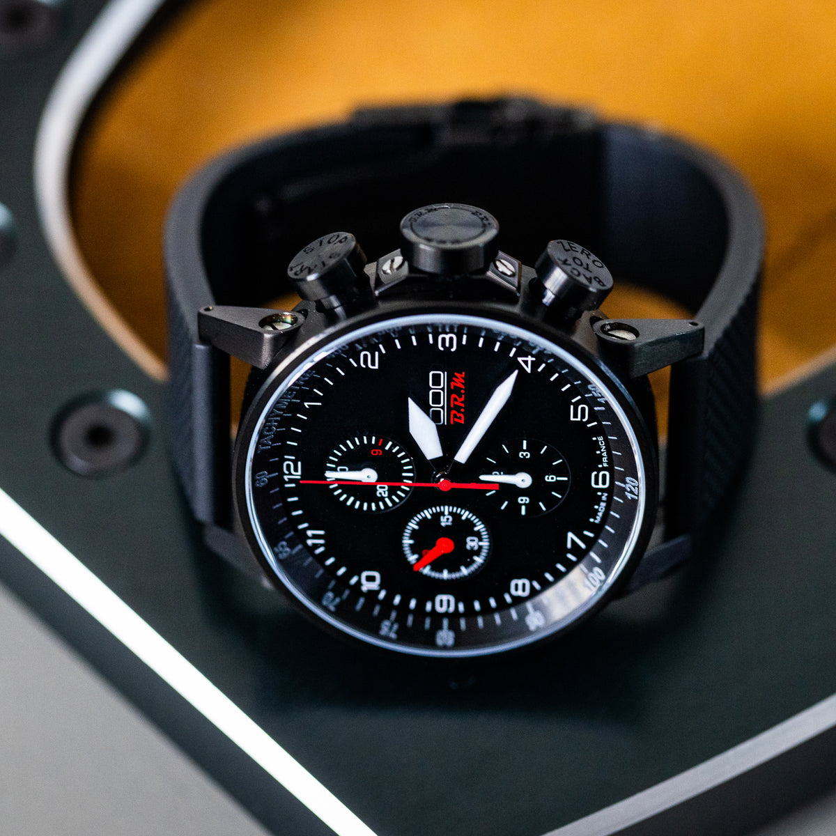 000 x B.R.M Chronographes – 000 Magazine
