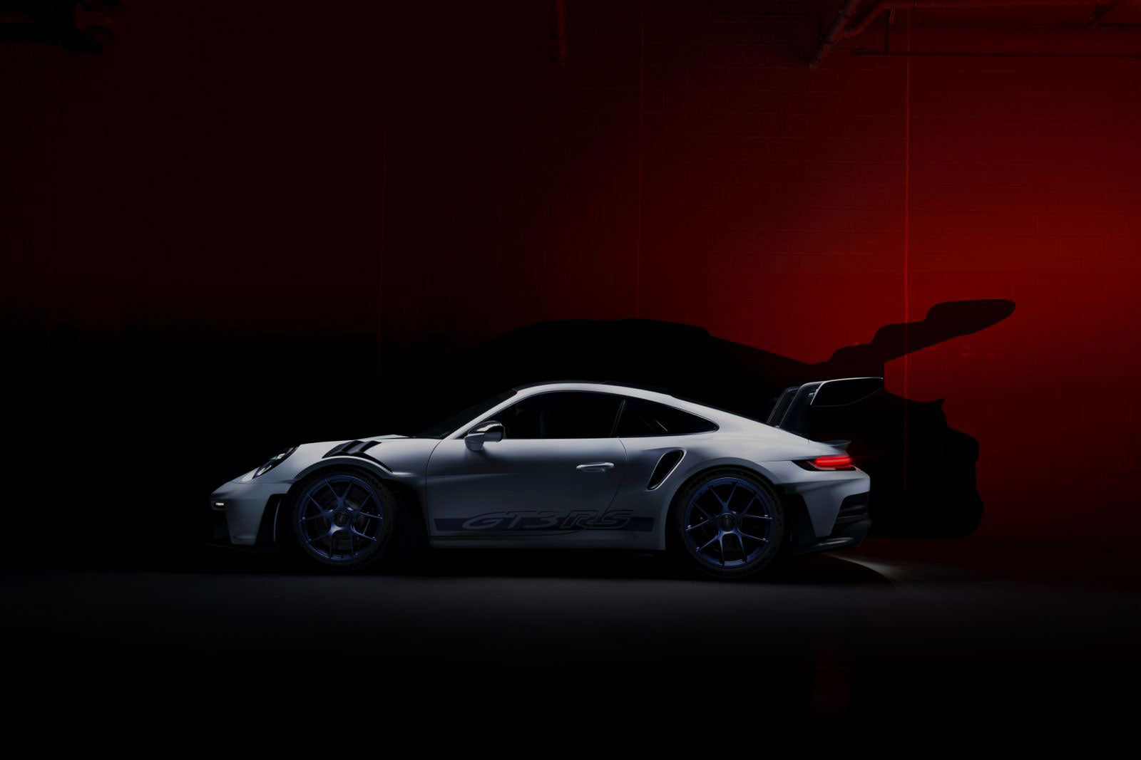 Porsche 911 GT3 RS | GT3 RS vs 911 – 000 Magazine